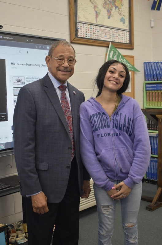 US Representative visits SCMHS | Seminole County Middle High School